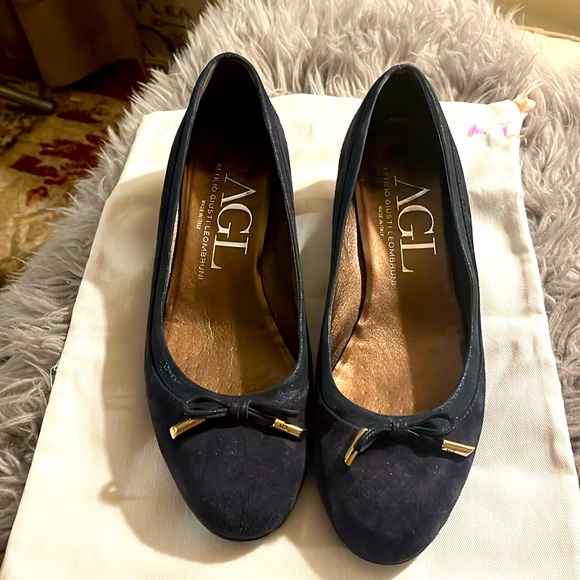 Agl | Shoes | Agl Made In Italy Dark Blue Suede Pumps Size 9 Woman ...